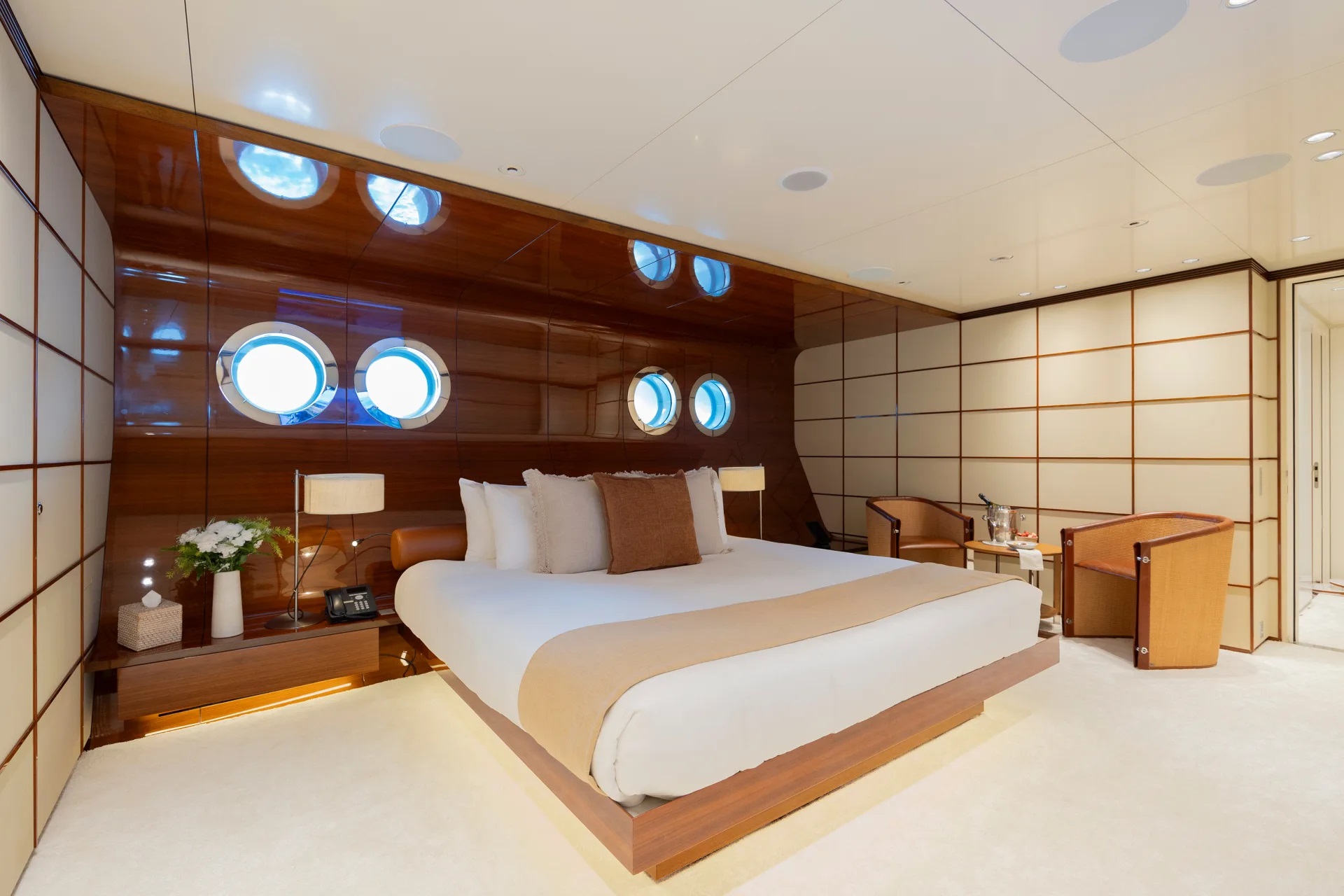 Yacht DRAGONFLY, Hanseatic Marine | CHARTERWORLD Luxury Superyacht Charters